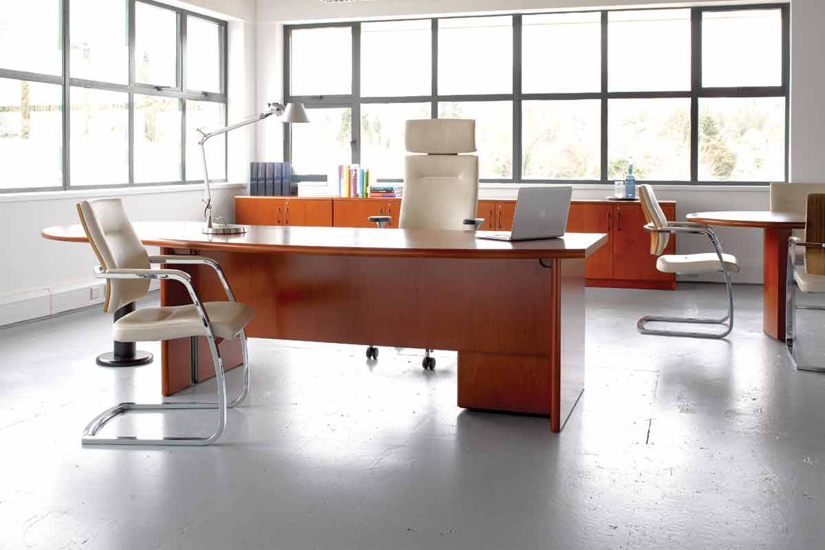 Lismark Office FurnitureLarge workstation desks & benches for meeting ...